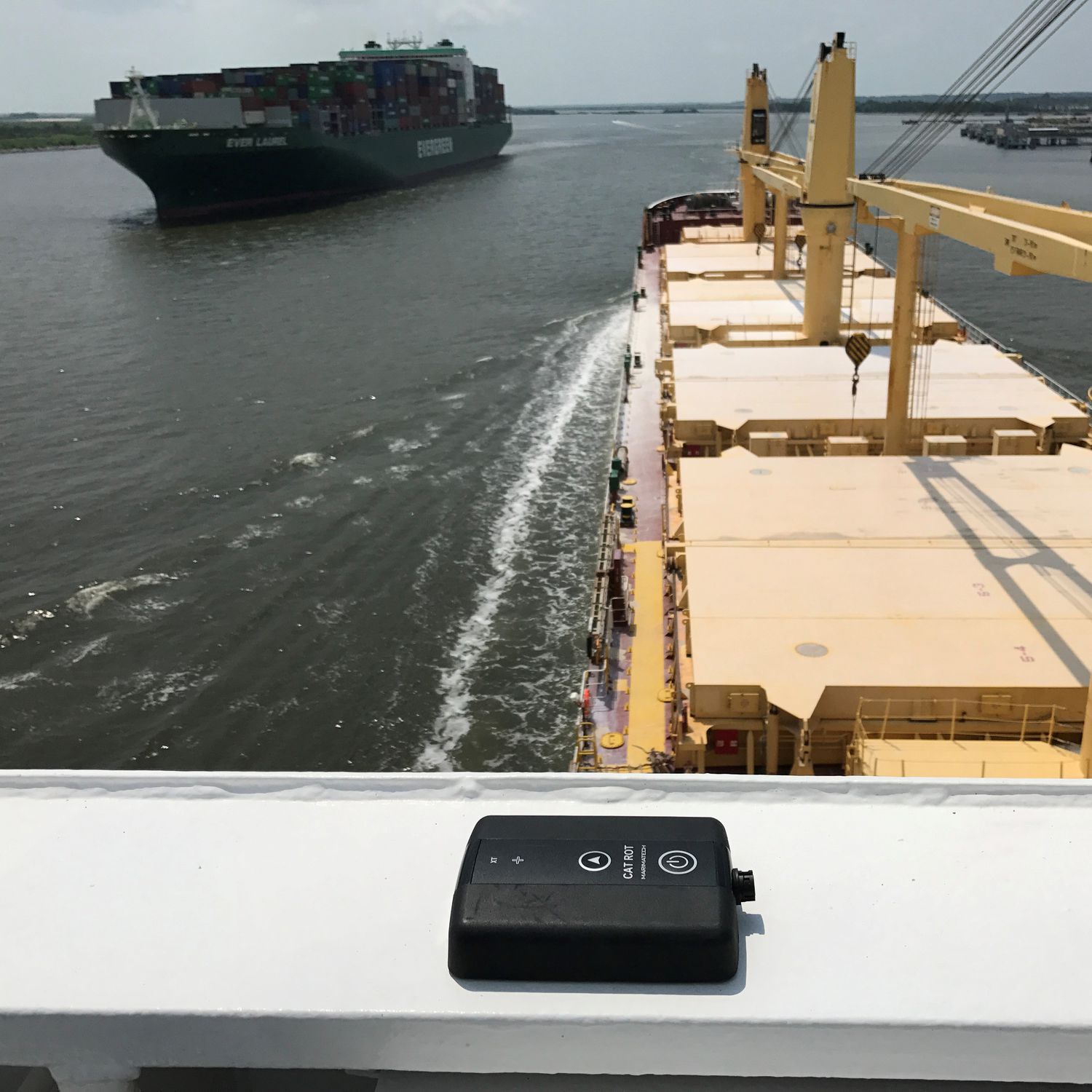 Autopilot navigation system - CAT ROT - Trelleborg Marine and ...