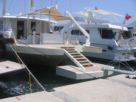 Yacht gangway - EZB-1215-30 - Ezberci Marine - retractable / hydraulic ...