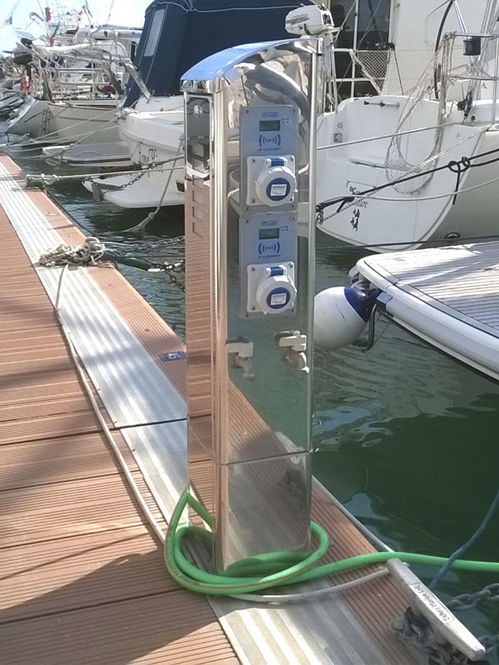 Pedestal with built-in light - S1000-L - Plus Marine - electrical ...