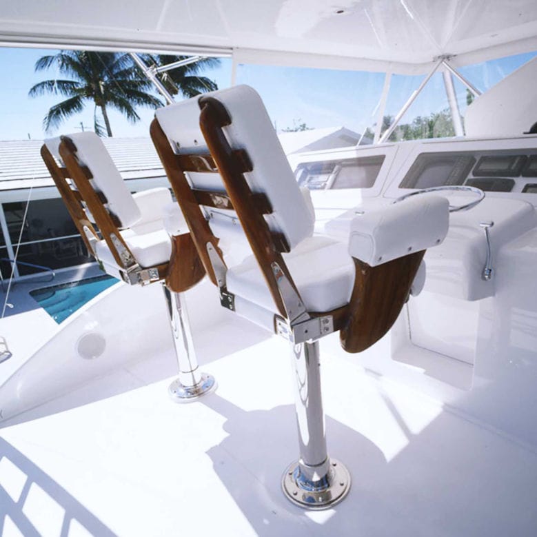 Helm seat - Deluxe DELUXE - Pompanette - for boat / with armrests ...