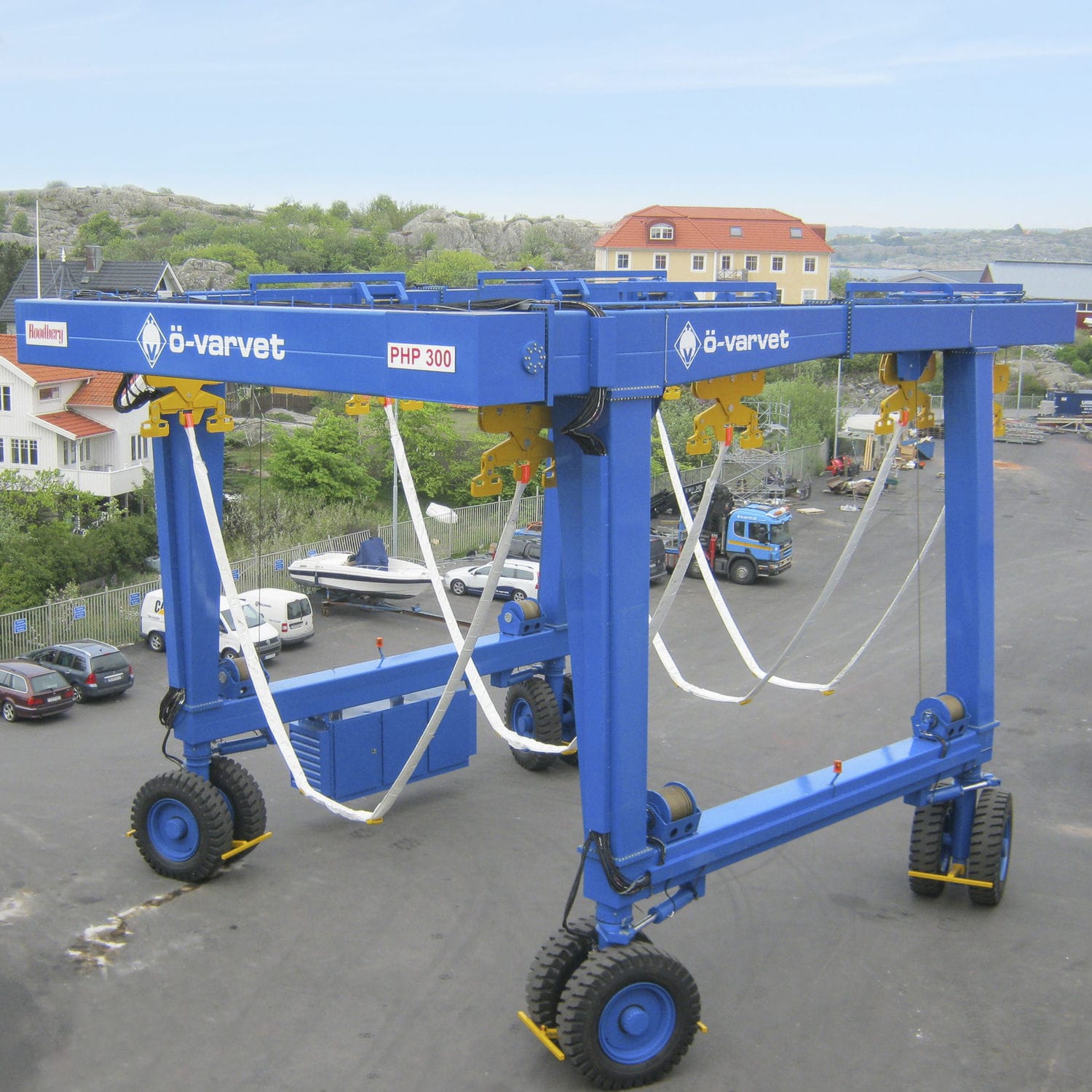 Remotely controlled travel lift - PHP270 - ROODBERG - all-wheel ...