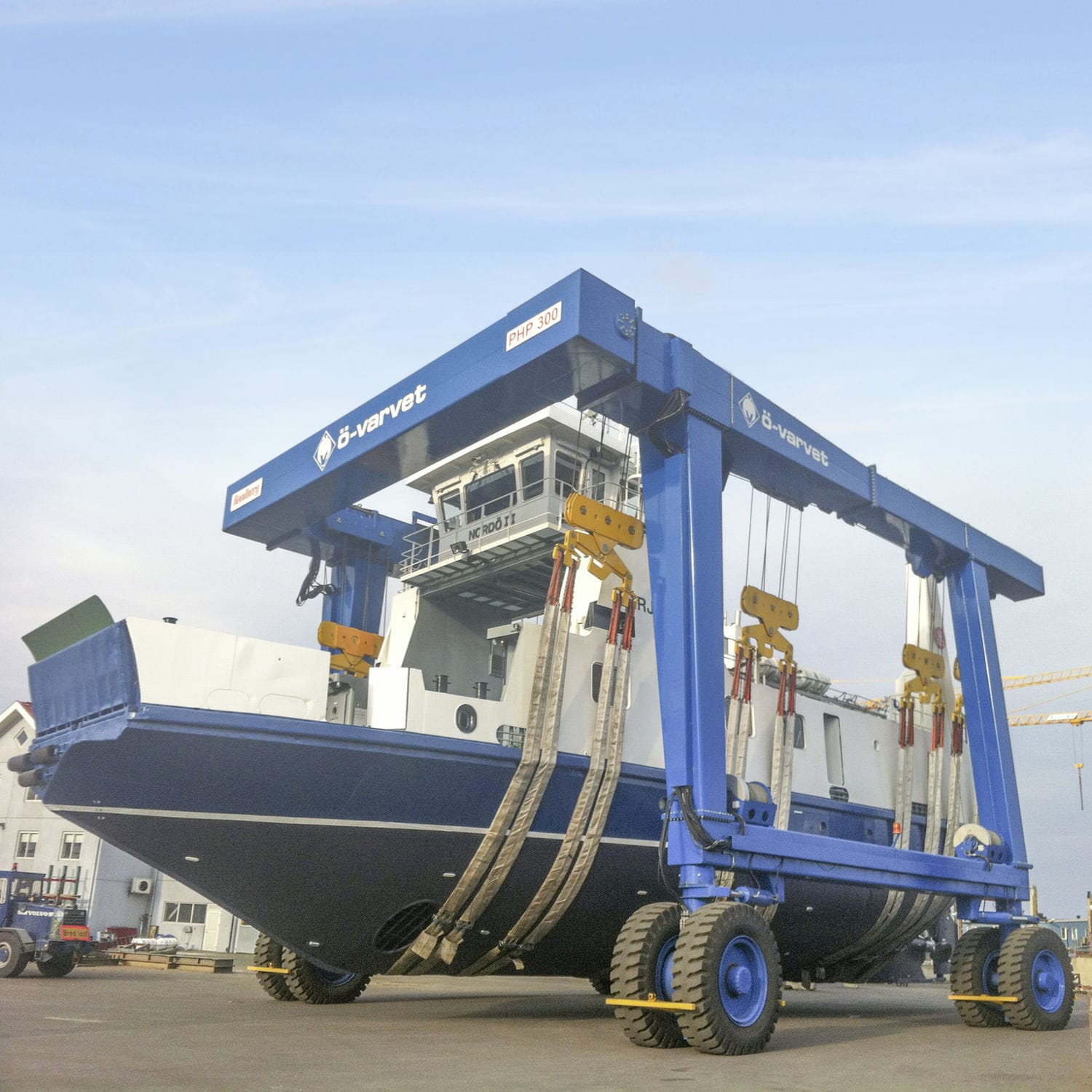 Remotely controlled travel lift - PHP330 - ROODBERG - all-wheel ...