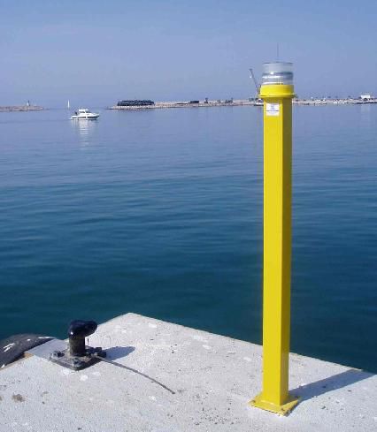 Marine hazard marking signalling light - SL-60 - Sealite - for beacons ...