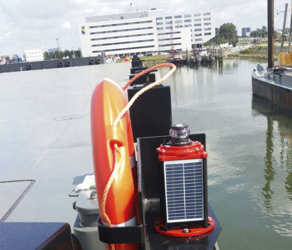 Waterproof LED Beacon KIMISS Solar Powered Marine Beacon Light - IP68 ...