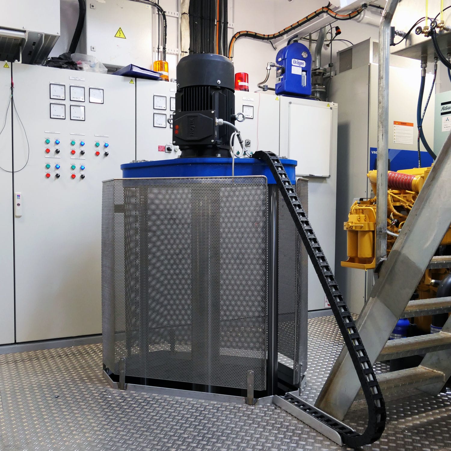 Bow manoeuvring system - RMS - Damen Marine Components - retractable ...