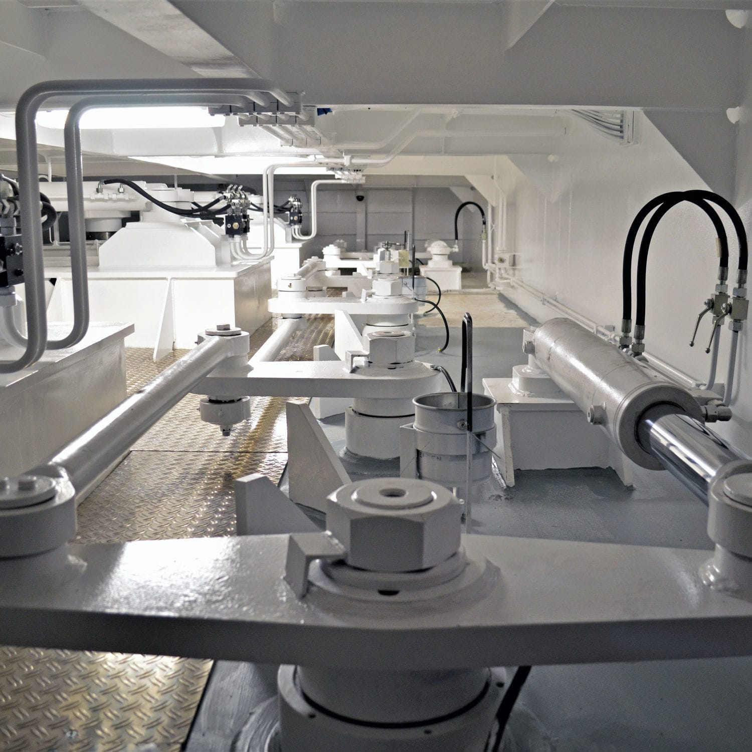 Ship steering gear system - 4DWKK - Damen Marine Components - hydraulic