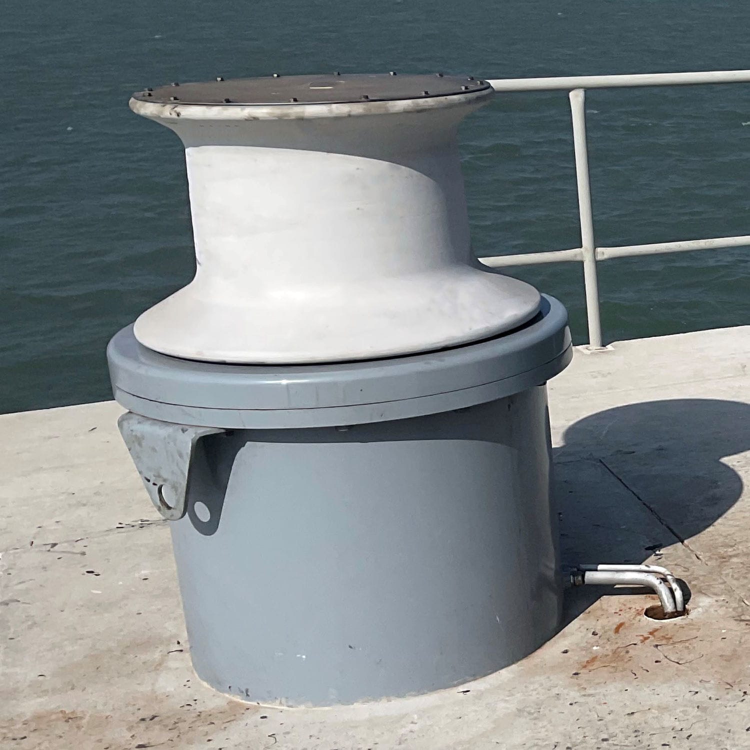 Ship capstan - Damen Marine Components