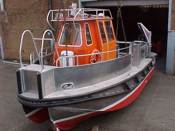 Cable and pipe handling boat - ALN 064 ‘OISS Patroller’ - Alnmaritec ...