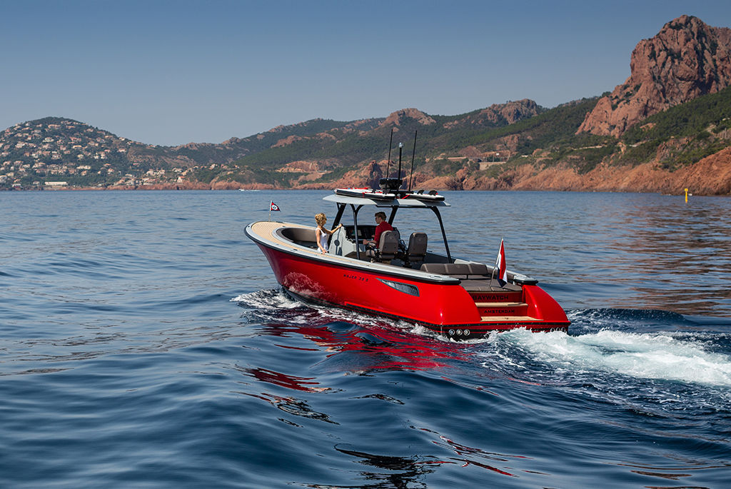 Inboard center console boat - 38 S - Wajer - twin-engine / yacht tender ...