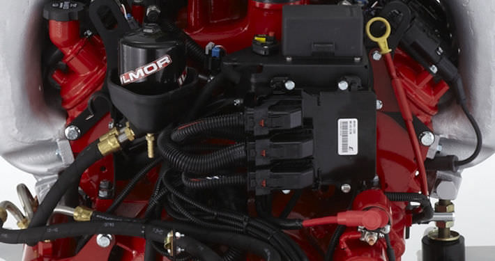 Inboard engine - MV8 5.7L (320 HP @ 5000 RPM) - Ilmor Marine Engines ...