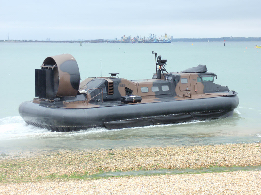 Commercial hovercraft - 2400TD - Griffon Hoverwork - rescue