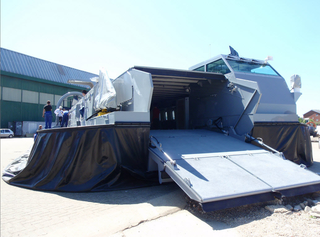 Military hovercraft - 8100 TD - Griffon Hoverwork