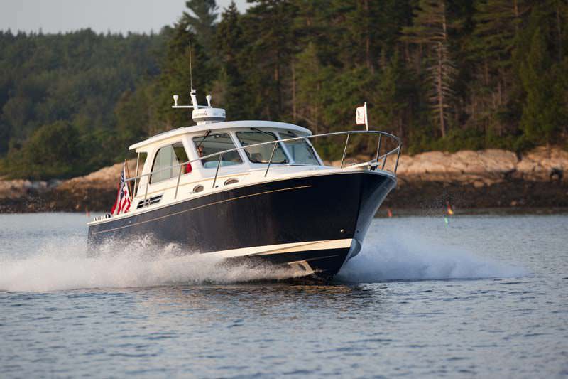 Inboard cabin cruiser - 30 - Back Cove Yachts - hard-top / downeast
