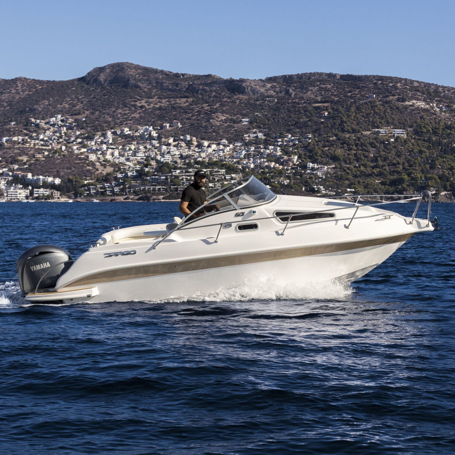 Outboard day cruiser - 601 - Drago Boats - 6-person max. / with cabin ...