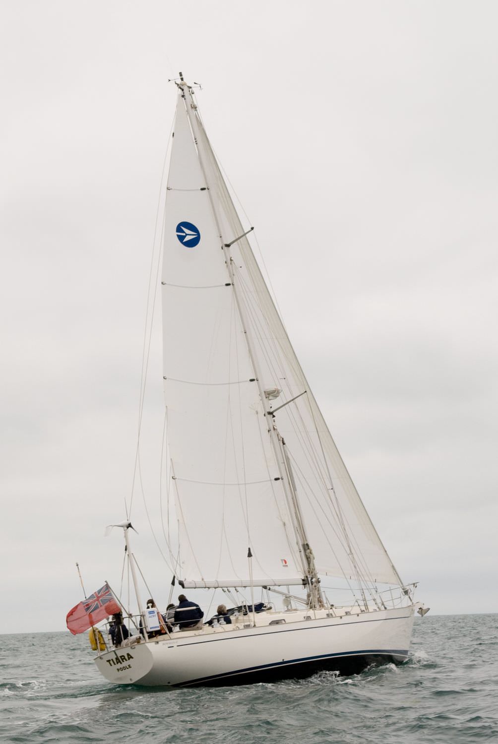 Mainsail - Short - Jeckells - for cruising sailboats / cross-cut / Dacron®