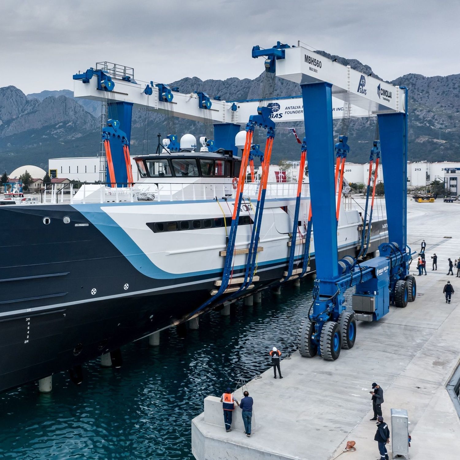 Remotely controlled travel lift - MBH 560 - CIMOLAI TECHNOLOGY SPA ...