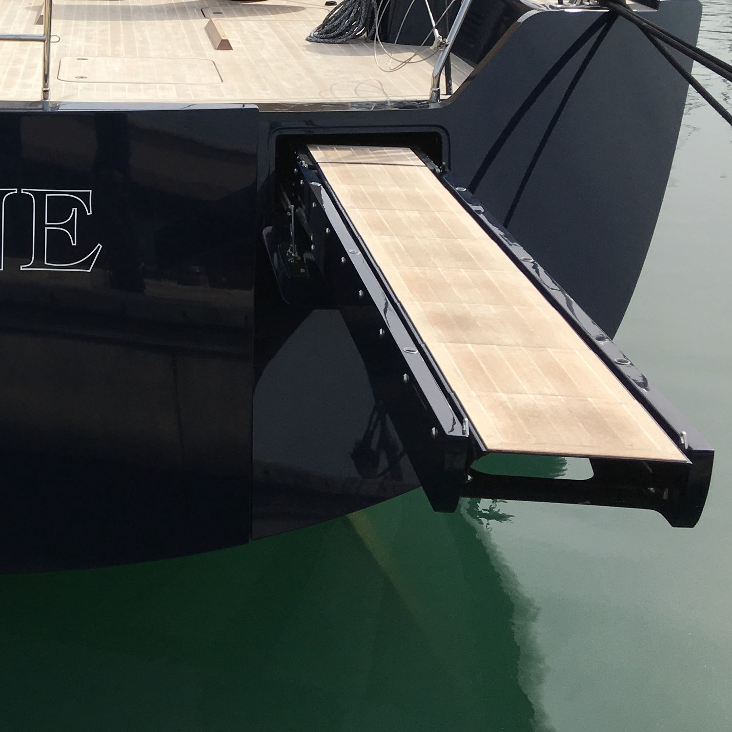 Yacht gangway - OLYMPUS - SWISS CARBON Marine Systems - retractable ...