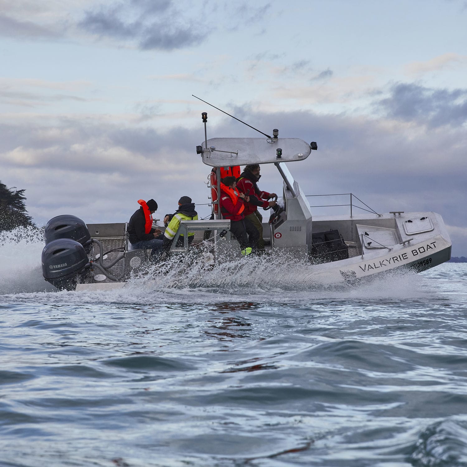 Patrol boat - VALKYRIE 650 - BORD A BORD - work boat / utility boat ...