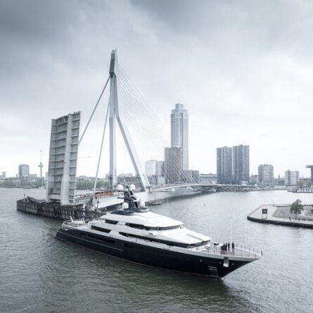 Cruising mega-yacht - H3 - Oceanco - raised pilothouse