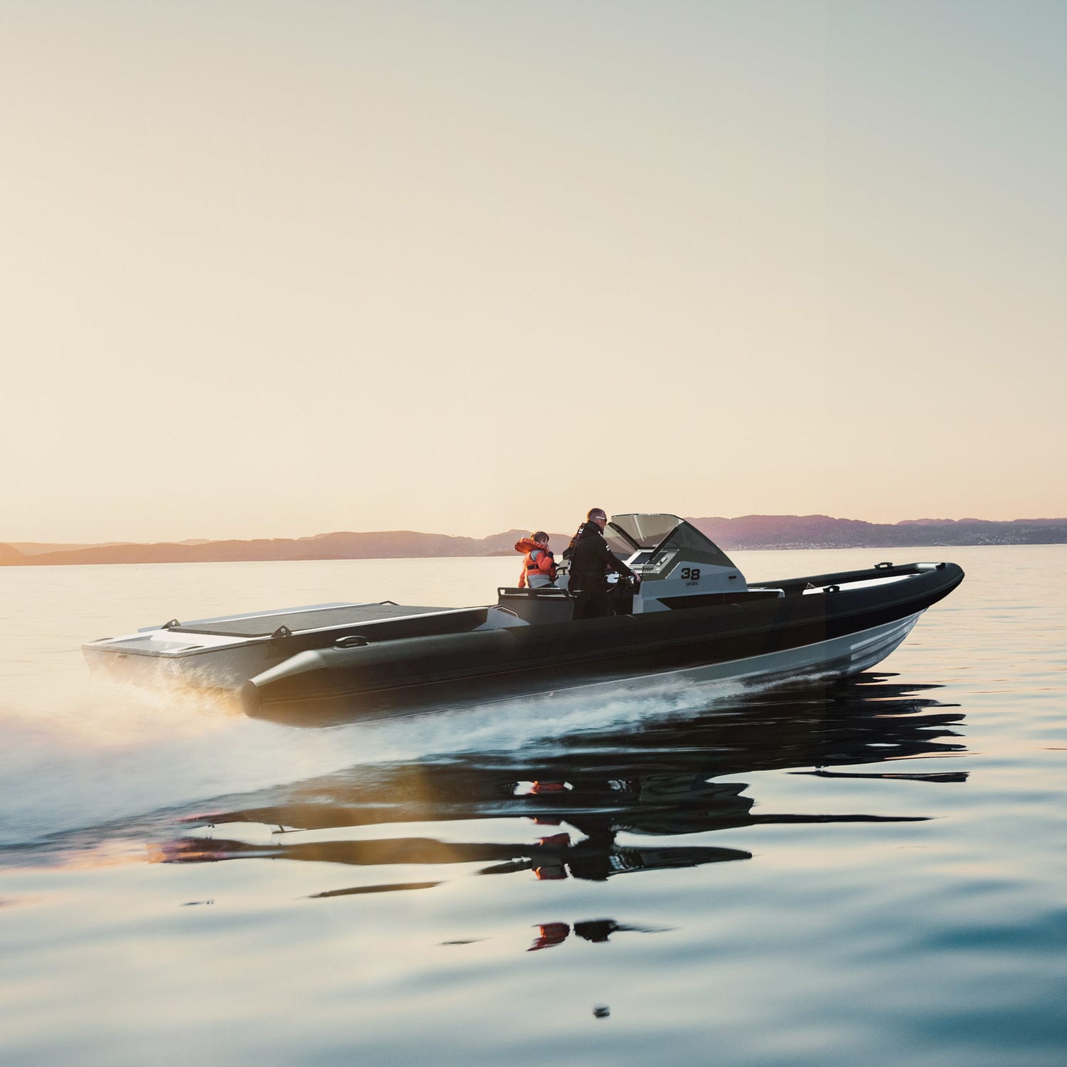 Inboard inflatable boat - 38 - Goldfish - rigid / center console / open