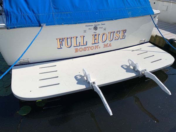 Swim platform - 33′ Bertram - Beachcomber Fiberglass Technology - fixed ...