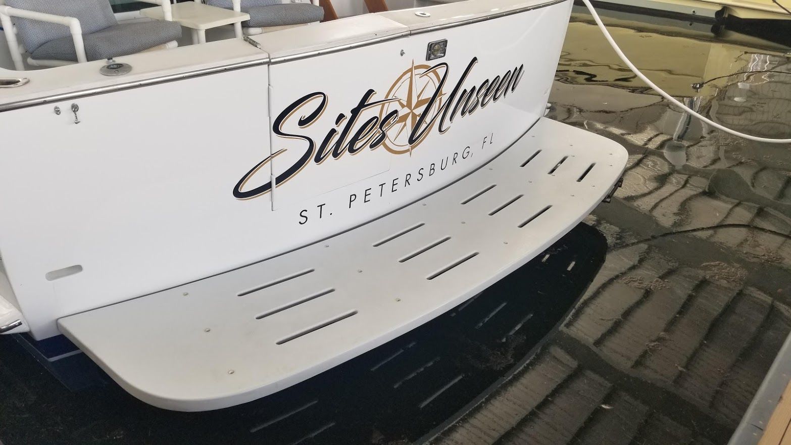 Swim platform - 58' Hatteras Motor Yacht - Beachcomber Fiberglass ...