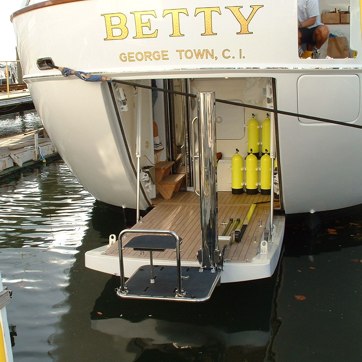 Boat elevator - Mar Quipt - for yacht / boat-mounted / yacht-mounted