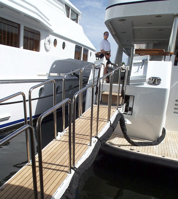 Yacht gangway - Mar Quipt - telescopic / rotating / folding
