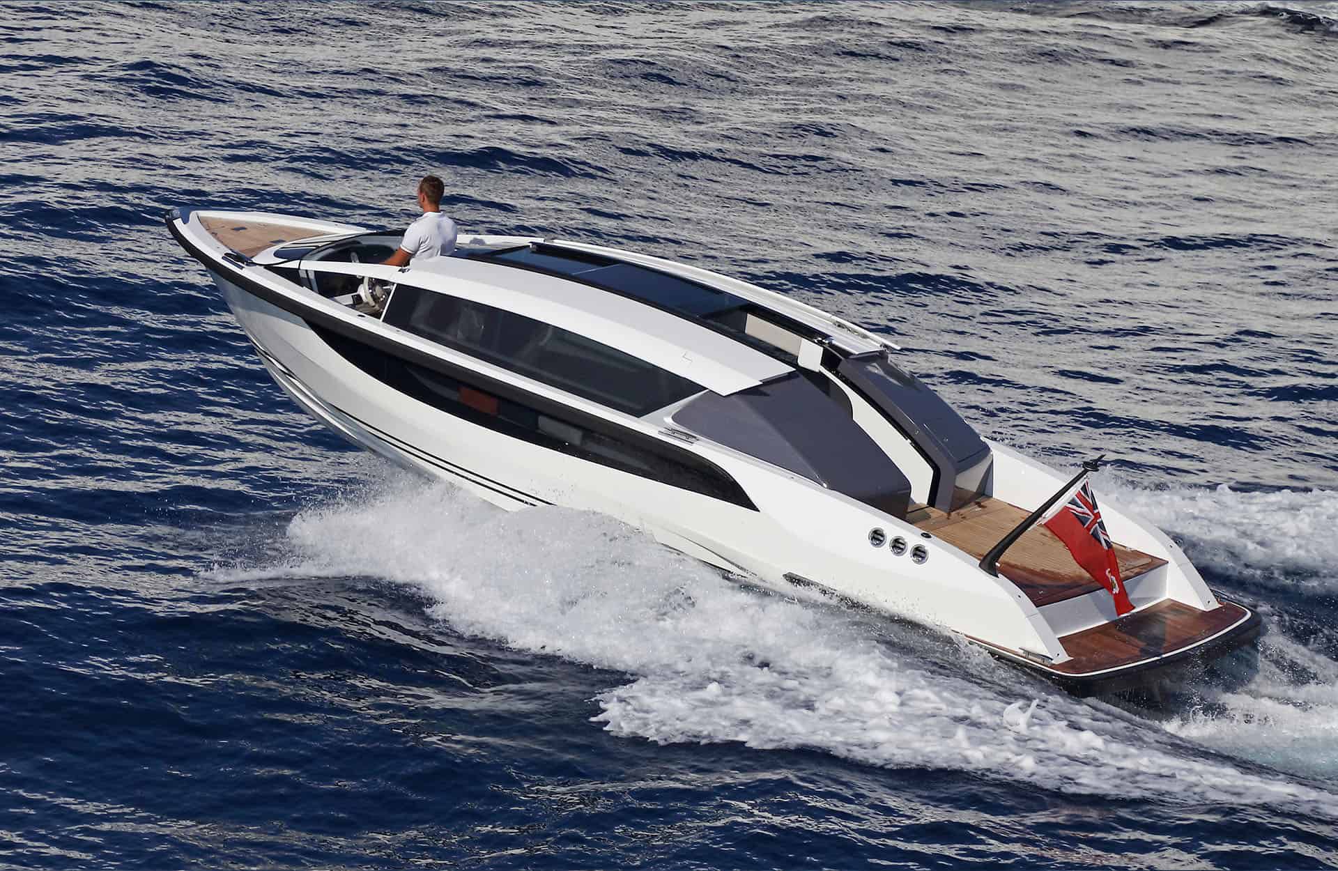 Inboard cabin cruiser - LIMOUSINE 9 M FRONT HELM STATION - Yachtwerft ...