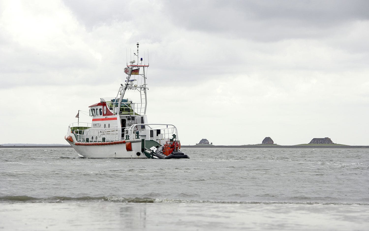 Search and rescue boat professional boat - Eiswette - Fassmer - inboard ...