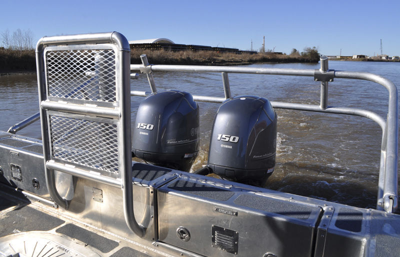Work barge professional boat - 30 RESOLUTE - Metal Shark Aluminum Boats ...