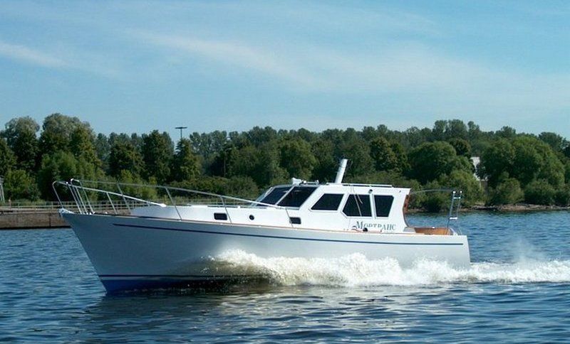 Inboard express cruiser - Navigator-111 - Morozov Yachts - diesel ...