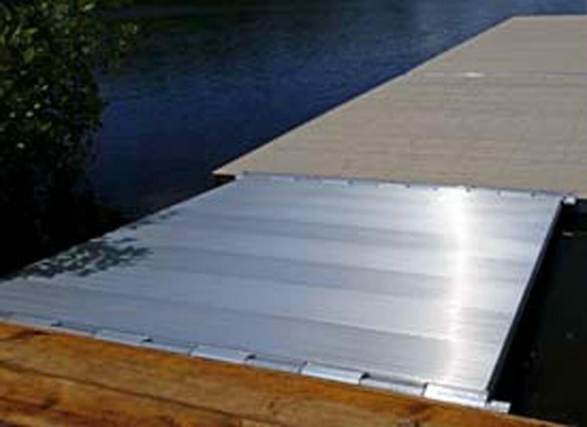 Pivoting ramp - AccuDock