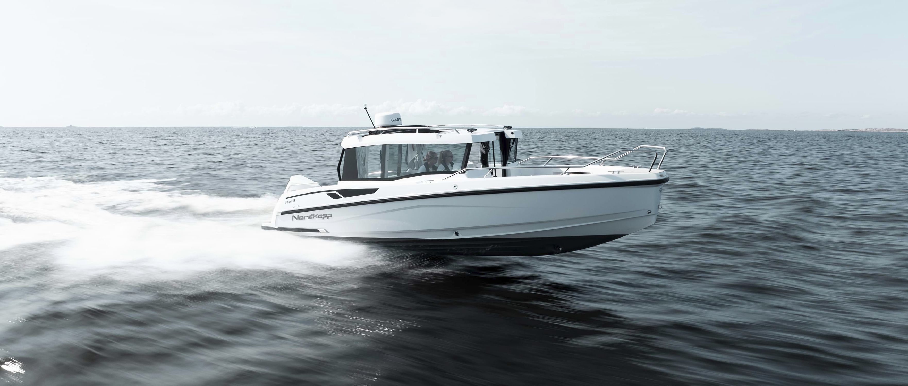 Outboard cabin cruiser - Coupe 780 - Nordkapp Boats - wheelhouse / 7 ...