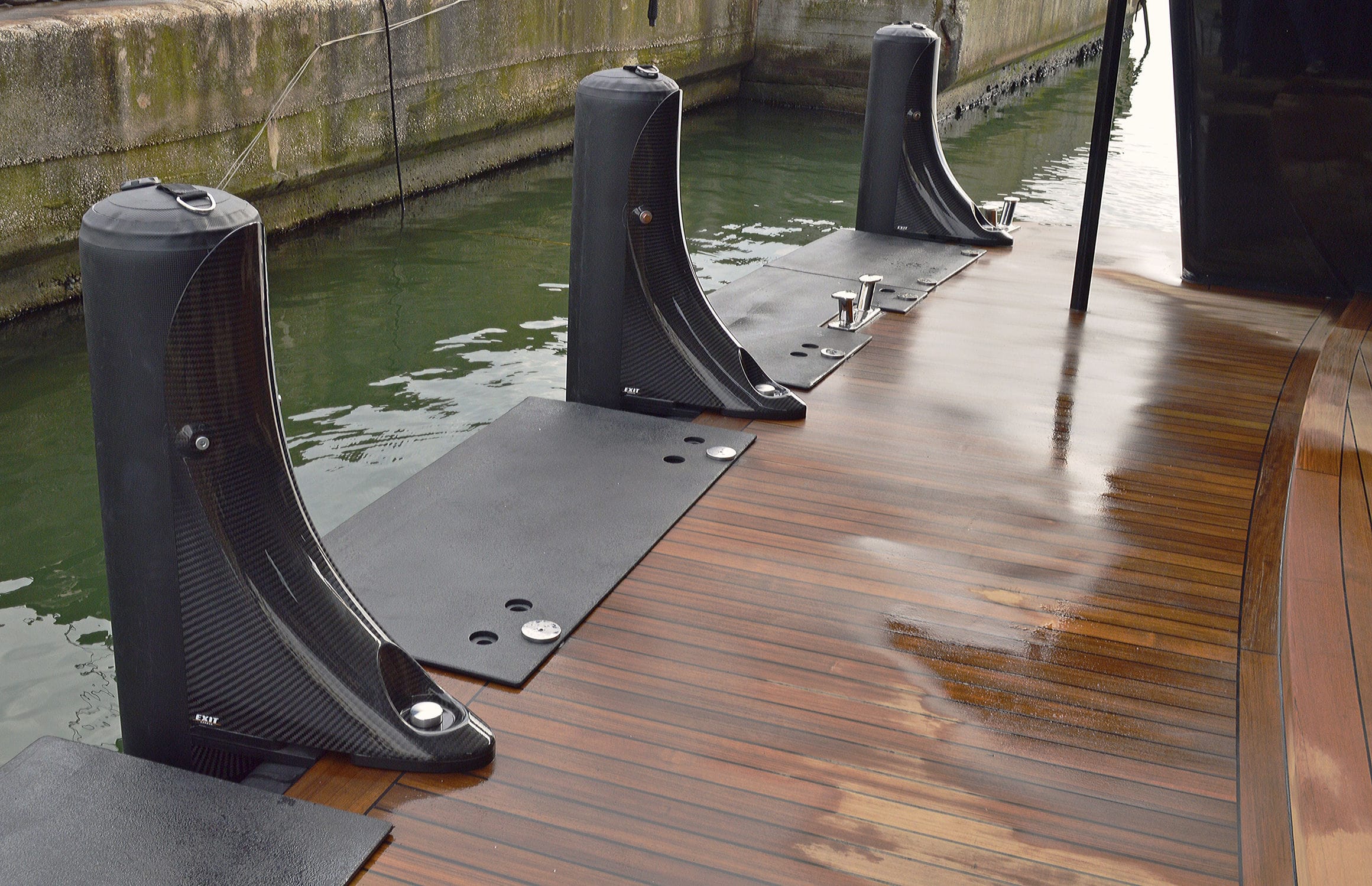 Swim platform fender - Magnifico - Exit Carbon - carbon/hypalon