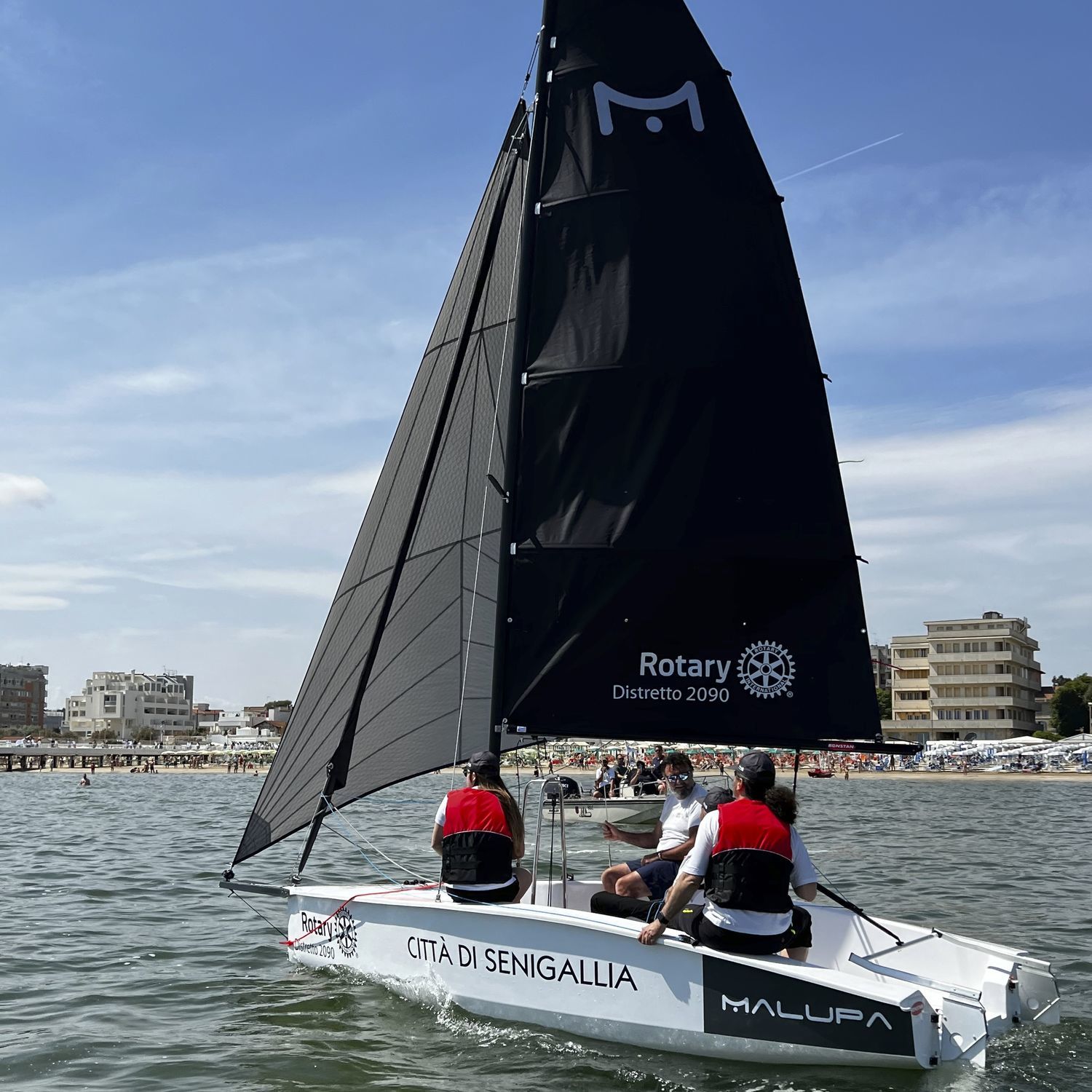 Disabled person sailing dinghy - Malupa - CNA Cantiere Nautico ...