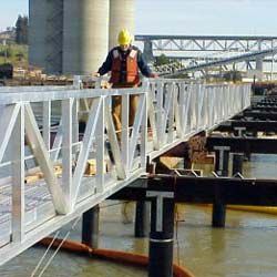 Dock gangway - Catwalks - Topper Industries - aluminum / with handrails