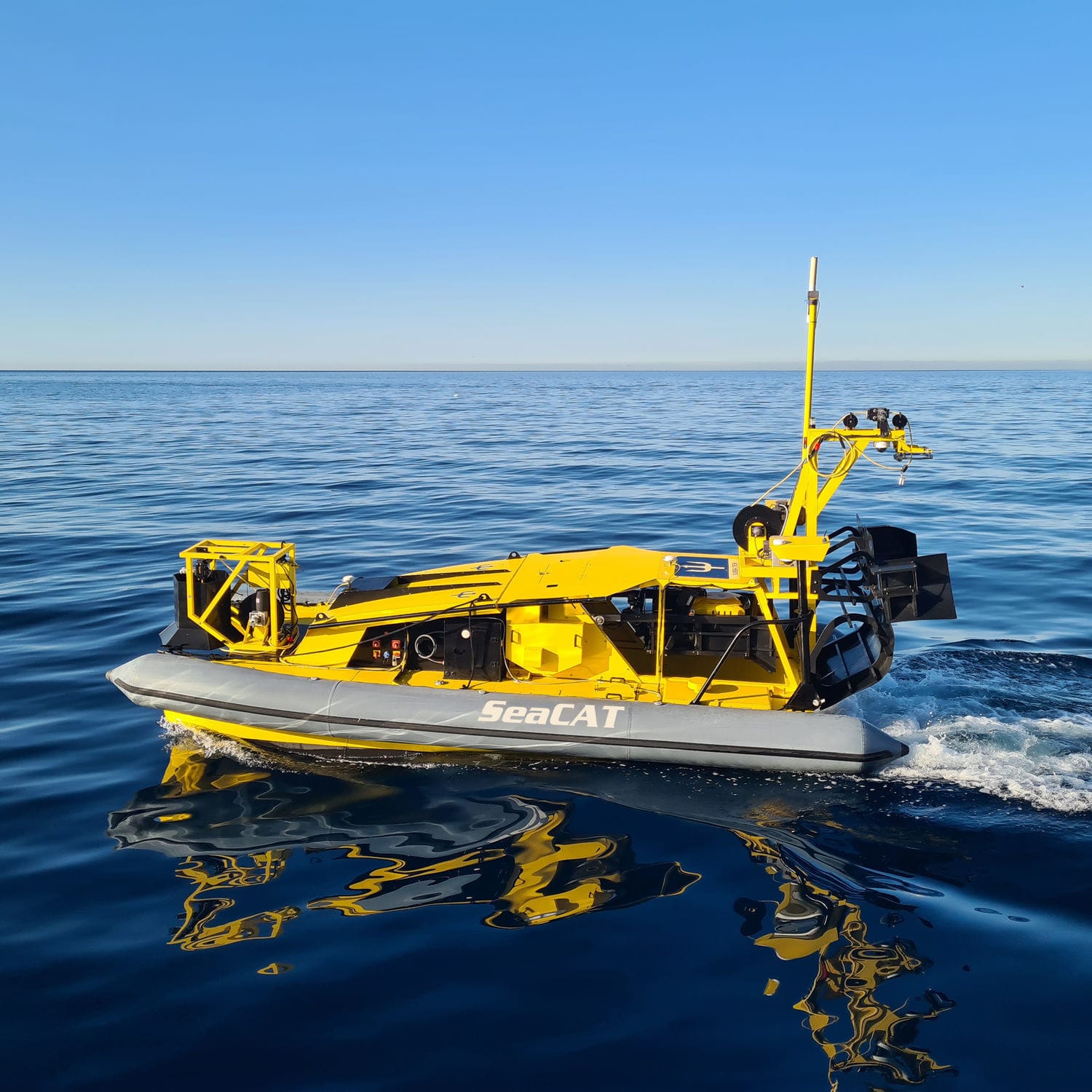 Oceanographic survey USV - SeaCAT - Subsea Tech - for hydrographic surveys / for combined air ...