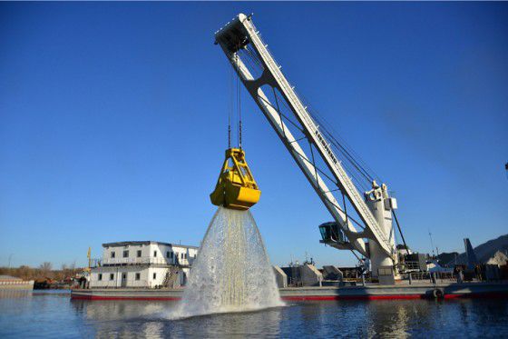 Floating crane - CBG-series - Liebherr-International Deutschland ...
