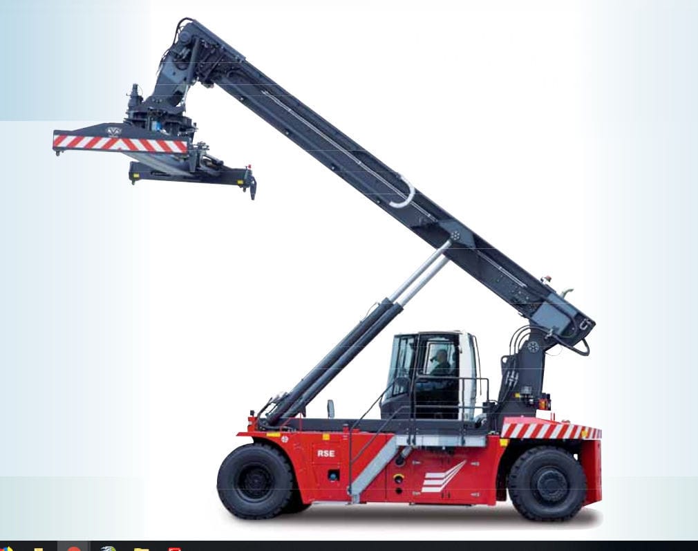 Reach-stacker with top-lift spreader - RSE - CVS Ferrari - empty container