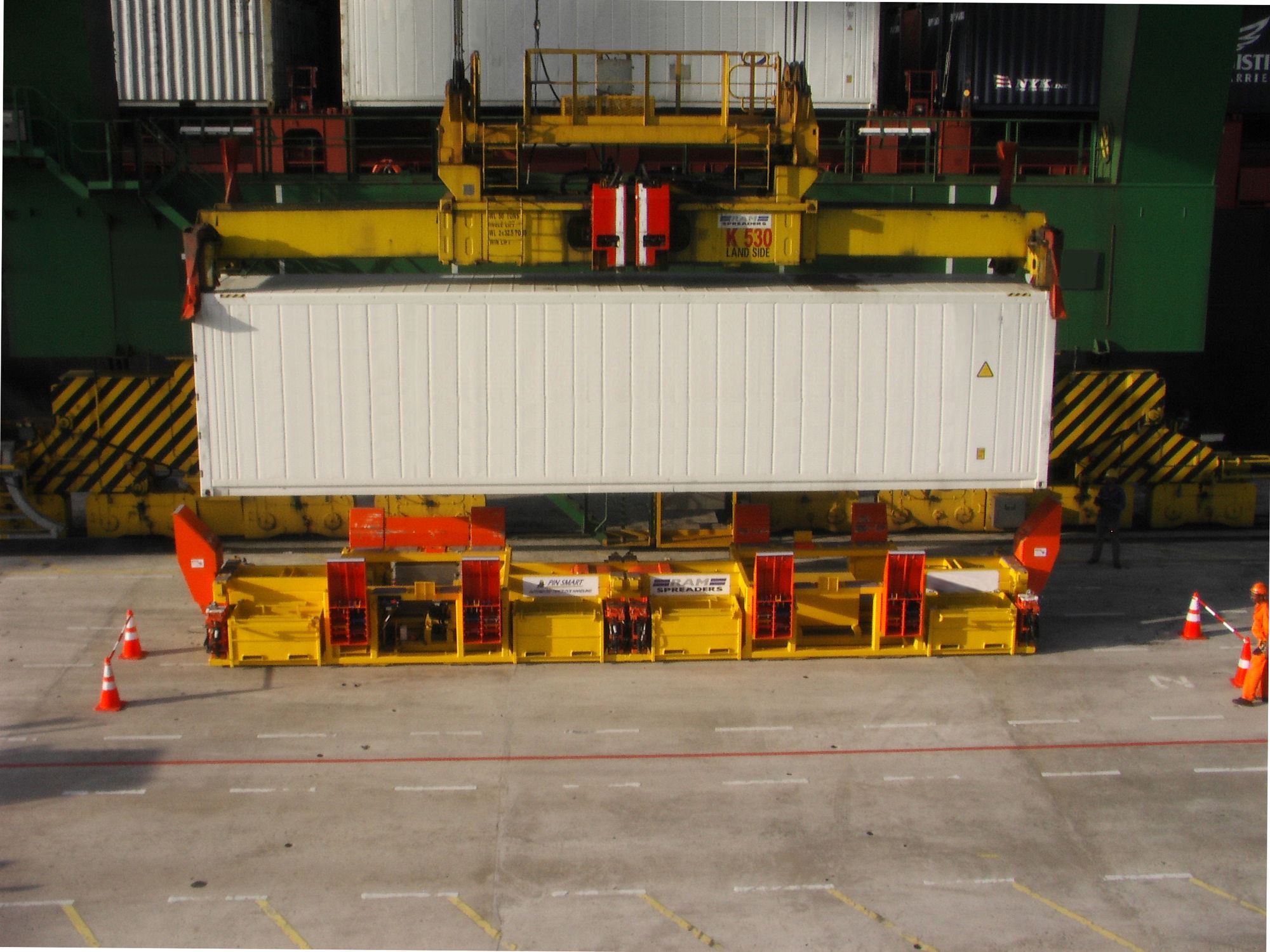 Container spreader - RAM4000 - RAM Spreaders - twin-lift type / automatic