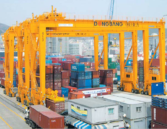 Rubber-tired container stacking crane - RUBBER TYRED - 40 MT - Hyundai ...