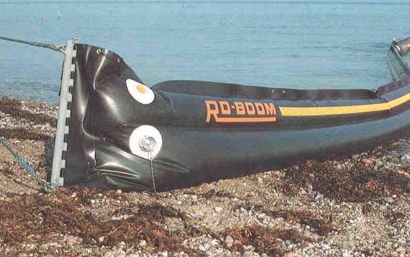 Pollution control boom - Ro-Boom Beach - Desmi - inflatable / sheltered ...