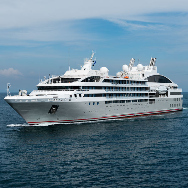 Cruising cruise ship - LE SOLEAL - Fincantieri - Cantieri Navali Italiani