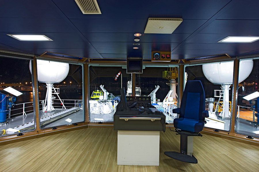 Seismic research ship - WG COLUMBUS - Hijos de J. Barreras