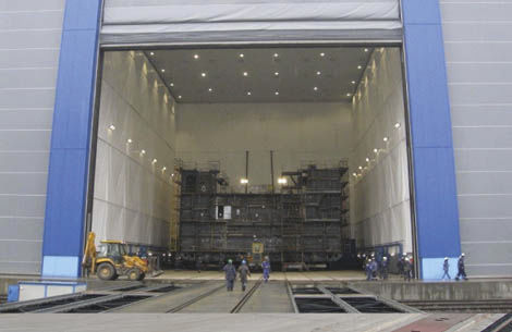 Shipyard sandblasting cabinet - Straaltechniek International