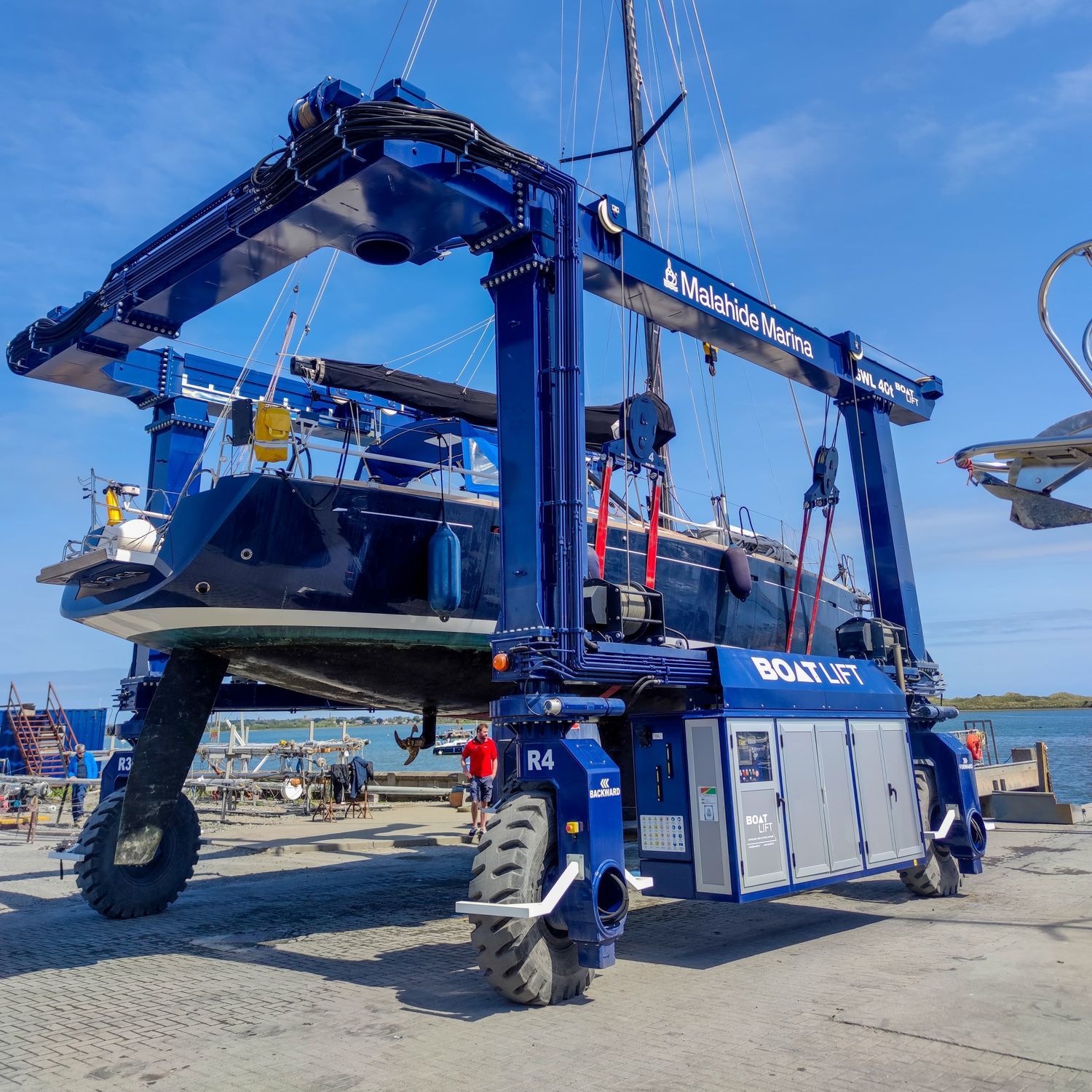 Remotely controlled travel lift - BL40TL-90°RC - BOAT LIFT - all-wheel ...