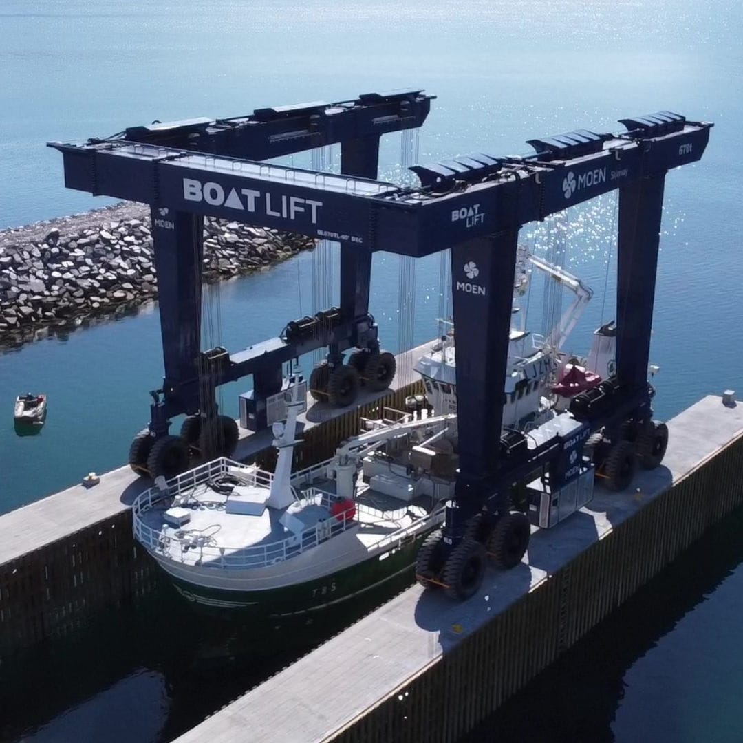 Remotely controlled travel lift - BL670TL-90°DSC - BOAT LIFT - all ...