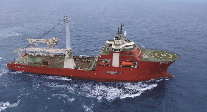 Floating crane - Huisman - for heavy loads / luffing jib / offshore