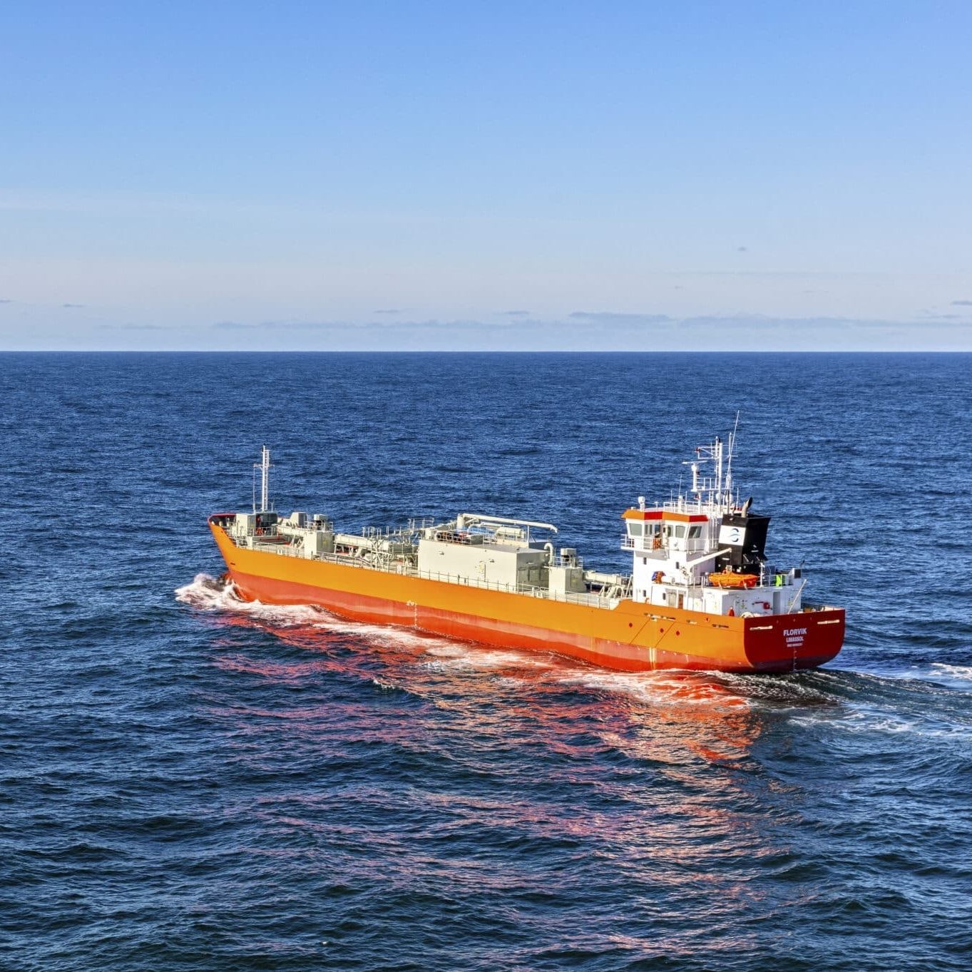 Cement carrier cargo ship - Florvik - Royal Bodewes - hybrid